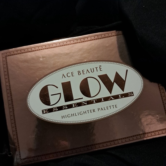 Ace Beaute | Makeup | Ace Beaute Glow Essentials Highlighter Palette ...